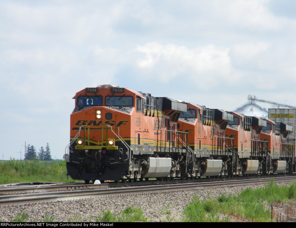 BNSF 7606